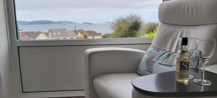 Amazing Sea Views - Close To Beach - Pet Friendly - Paignton