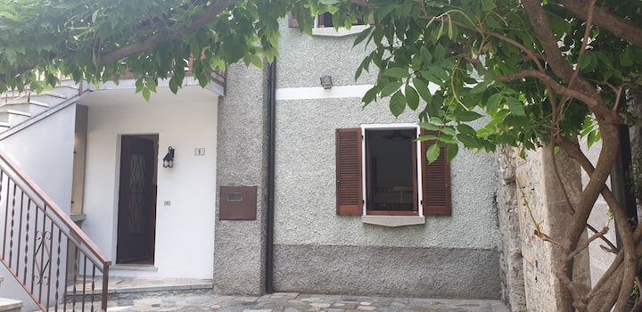 Casa Armida Cosy Flat In Historical Village Centre - Varenna