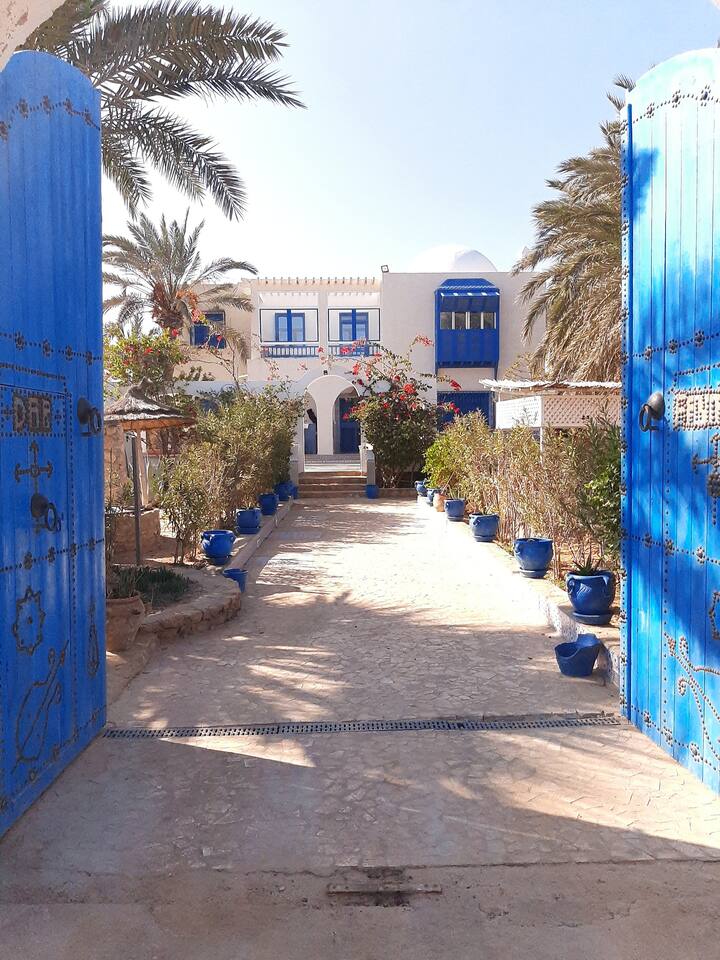 Maison D'hôtes Complète Les Pieds Dans L'eau. - Djerba