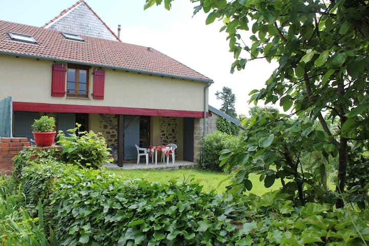 Gite Les Volets Rouge - Aubusson