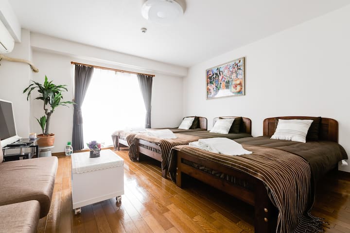 Front Of A Big Supermarket! Safety Automatic Lock. - Tennōji Station - Osaka