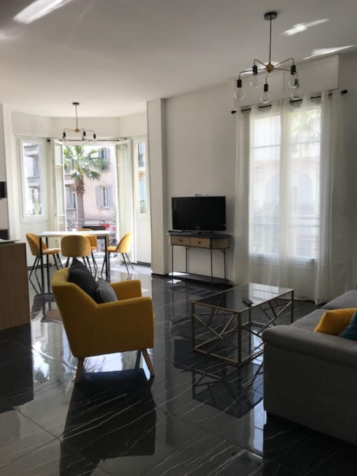 Juan Centre-les Ombrelles, Vue Mer 4-6pers Clim - Antibes