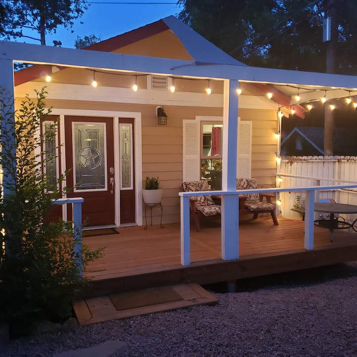 420 Van Gogh Get High Tiny Home - Colorado Springs, CO