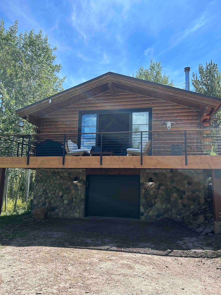 “Chien Lunatique” A Jackson Cabin W Teton Views - Jackson, WY