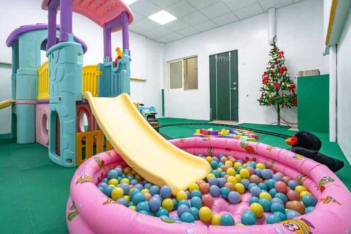 花蓮彩色窩民宿12人包棟(#親子民宿#包棟民宿#平價民宿#近東大門夜市) - 花蓮市