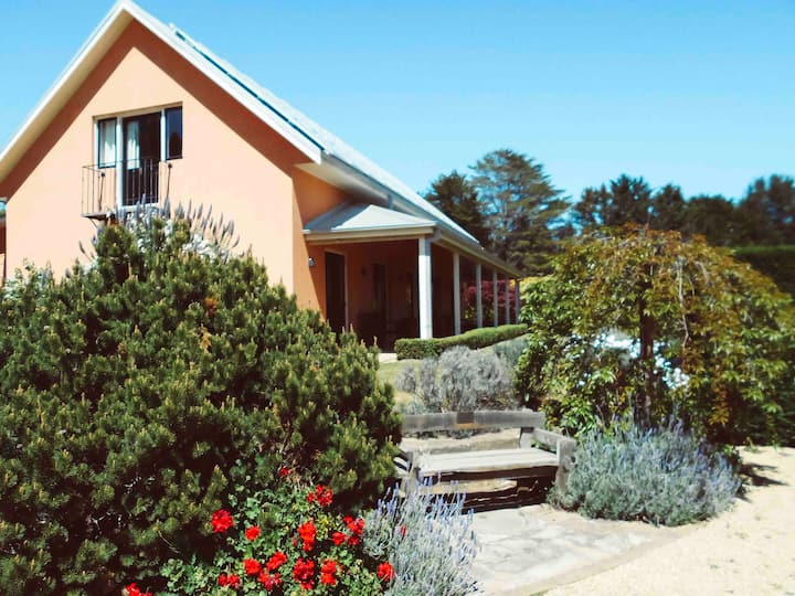 Suite 7 | Pet Friendly $40p/d, P/pet - Hill Top