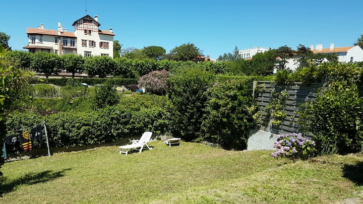 T3 Avec Jardin Et Parking Fermé, Calme, Wi-fi, - Biarritz