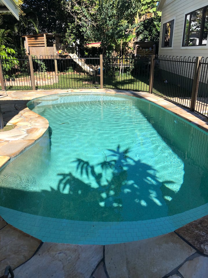 Magnesium Pool & Infrared Sauna Healing Homestay - Mullumbimby