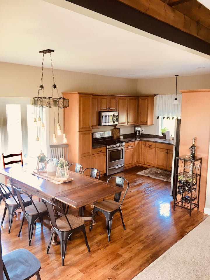 Newly Updated Ellicottville 5 Br 2.5 Bath Home - Holiday Valley Resort, NY