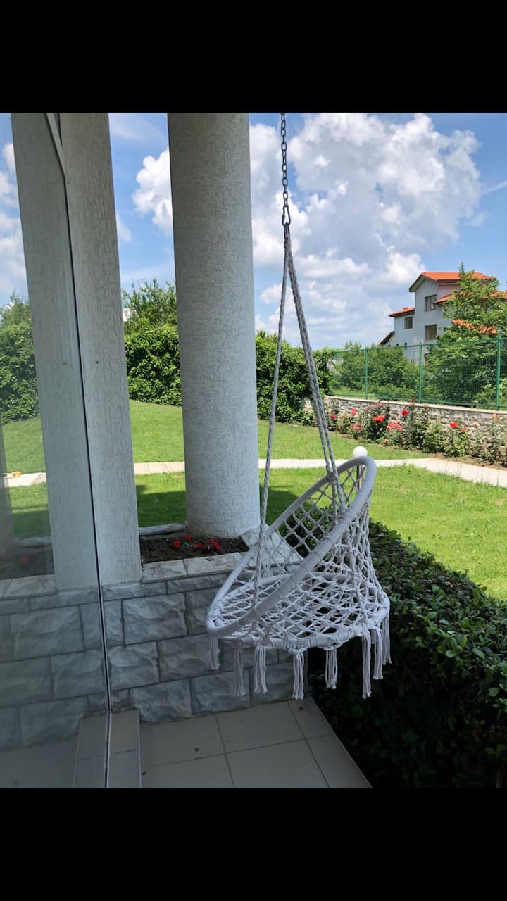 Апартамент за нощувки в Бяла - Byala