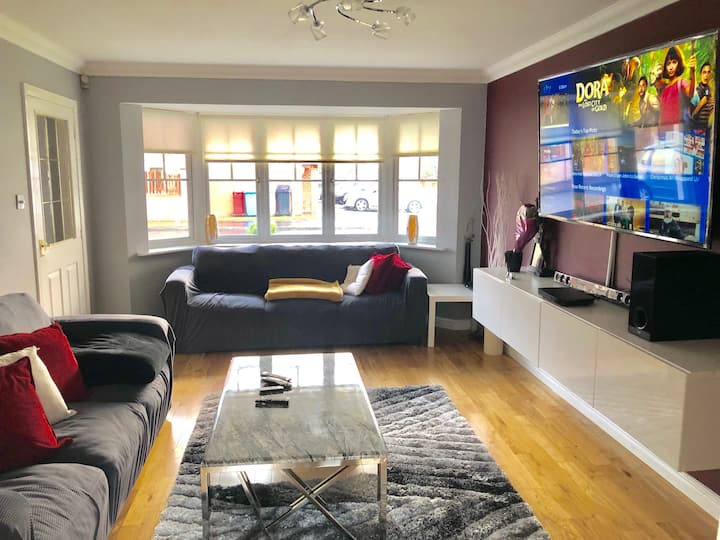Homeluxy Place/driveway/spacious/quiet Location - Glasgow