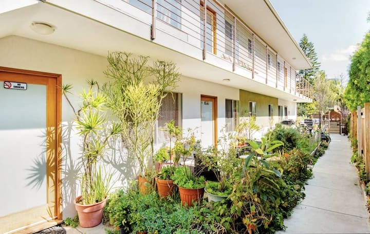Modern 1 Bedroom In Venice - Venice Beach, CA