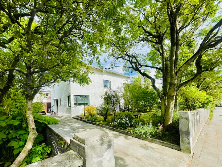 Artists Villa In Downtown Reykjavik - Reykjavík