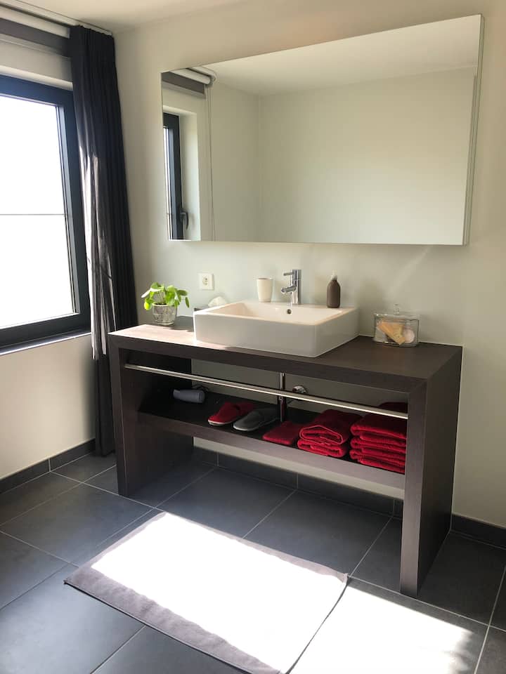 Tineke - Westelroes, Rust In De Kempen - Antwerp