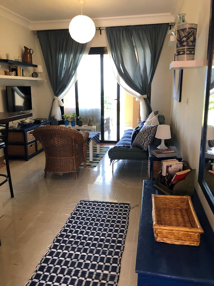 Hurghada Best Seaview Flat + Pool, Beach & Garden - Egypt