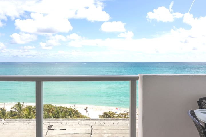 Beachfront Condo5445 Collins Ave - Miami Beach, FL