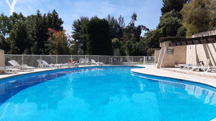 Bedroom, Queen Size Bed,parking,pool In My Apart. - Vence