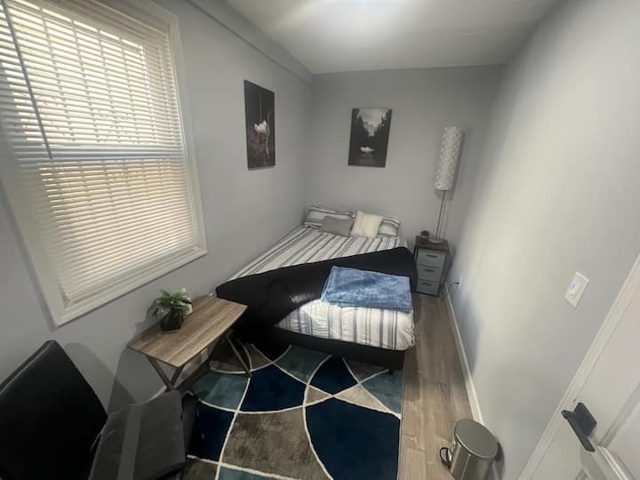 Cheerful 1-bedroom Home With Free Parking. - Newark