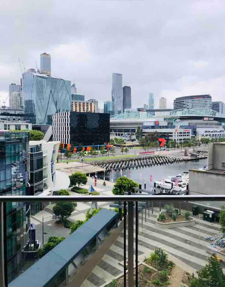 Lovely 2 Bedroom Apartment With Amazing City Views - Southern Cross Railway Station, Docklands