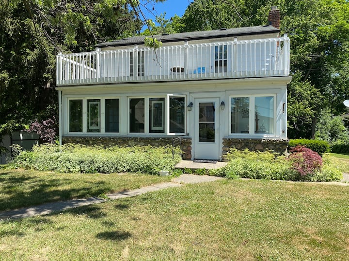 Charming Cottage - Brighton, MI