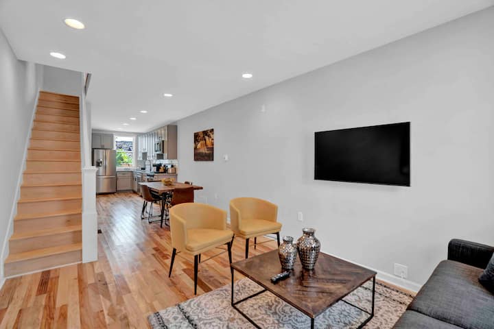 Hopkins Shuttle Stops Here! - Baltimore, MD