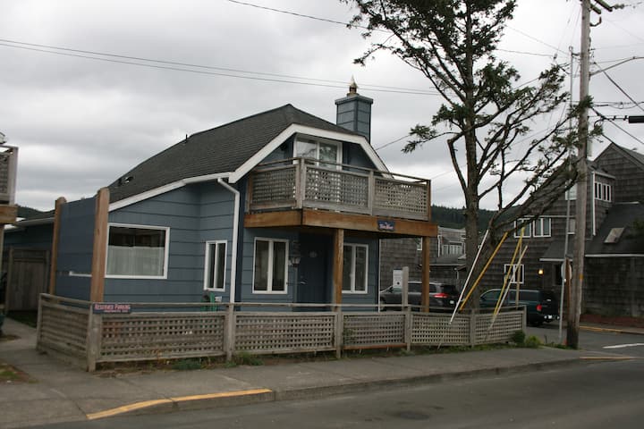 Argonauta Inn Town House - Cannon Beach, OR