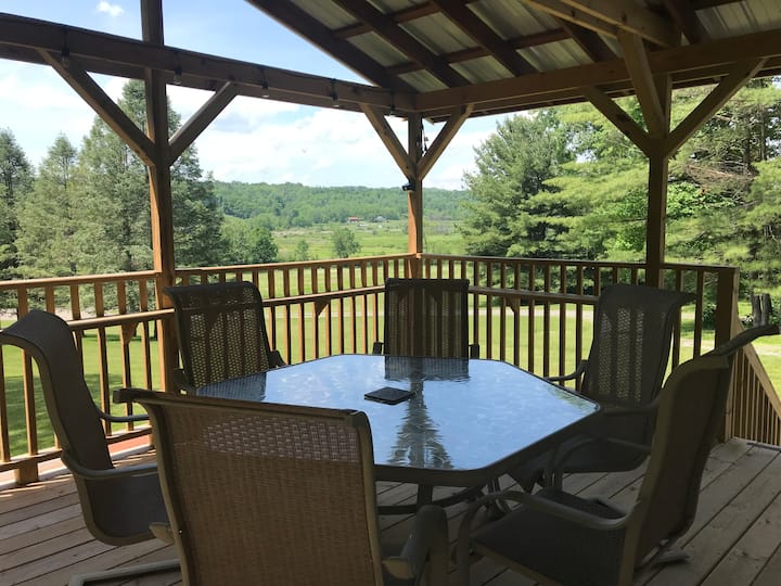 Guyanoga Getaway ~Peaceful~
5 Min. To Keuka Lake - Finger Lakes, NY