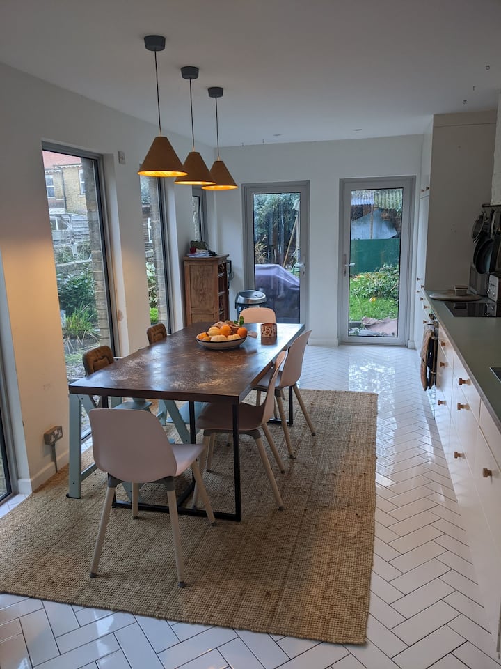 Bright Family 4 Bed With Garden Near The Sea - Broadstairs