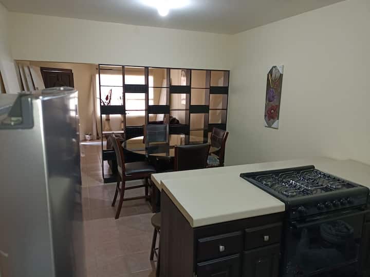 Casa Llena De Vida En Chihuahua Frente A Parque A Unos Metros De Plaza Del Sol - Chihuahua