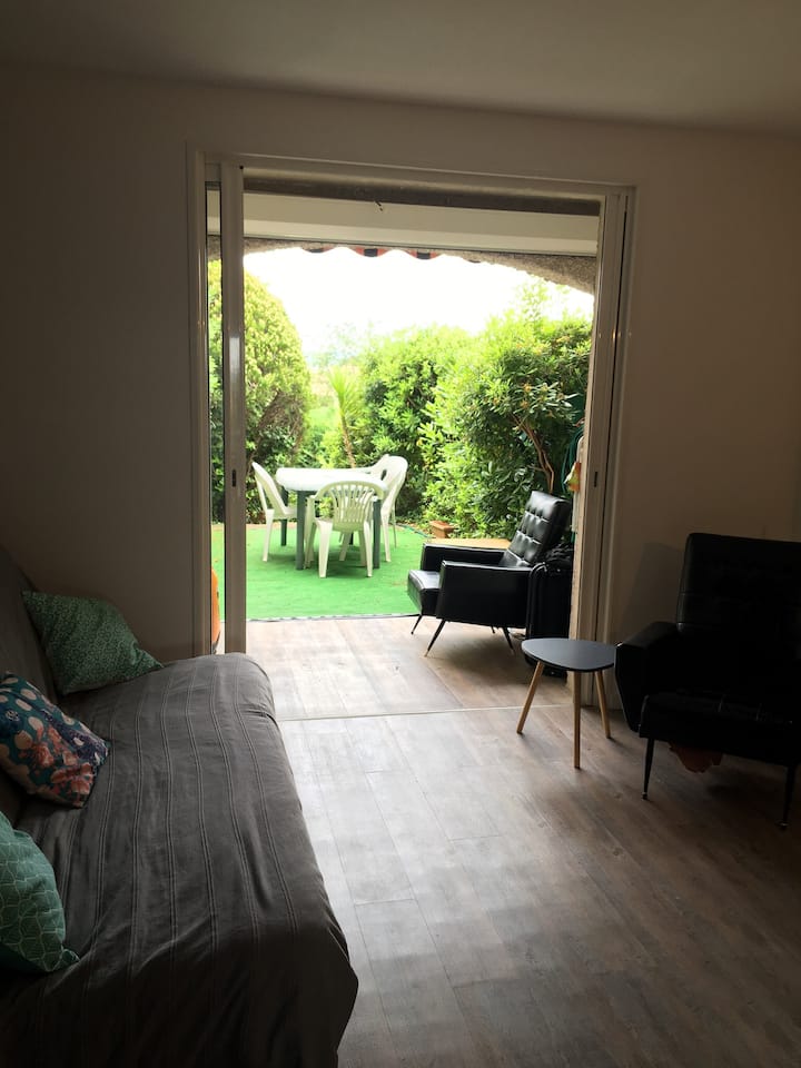 Studio Avec Extérieur à 250 M De La Plage - Bandol
