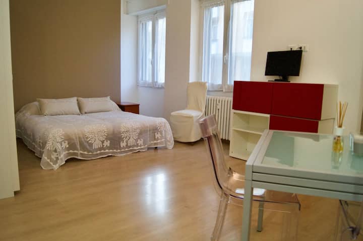 New Flat 15 M From Center - Milán
