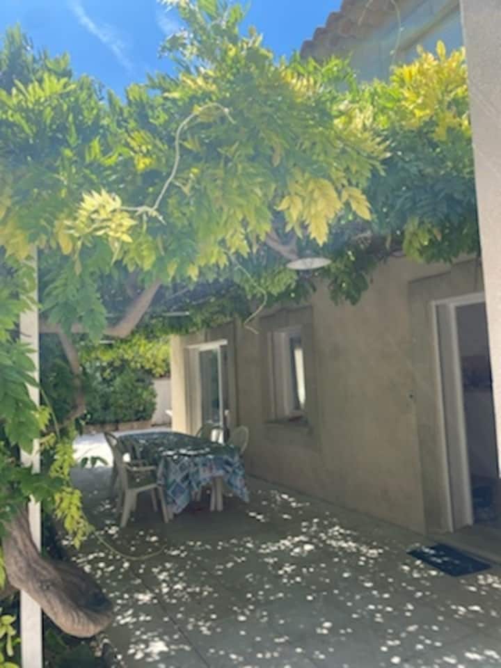 Maison De Famille 8pers à 2 Min à Pieds De La Mer - Martigues
