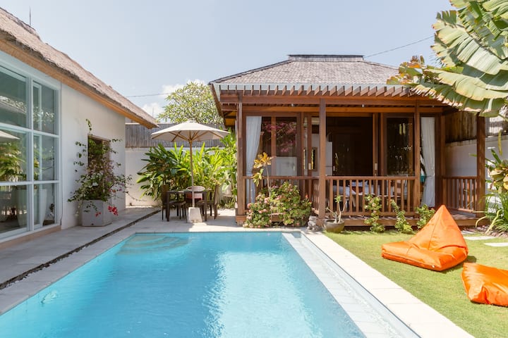 Thatched Tropical Garden Home With Pool Seminyak - Denpasar
