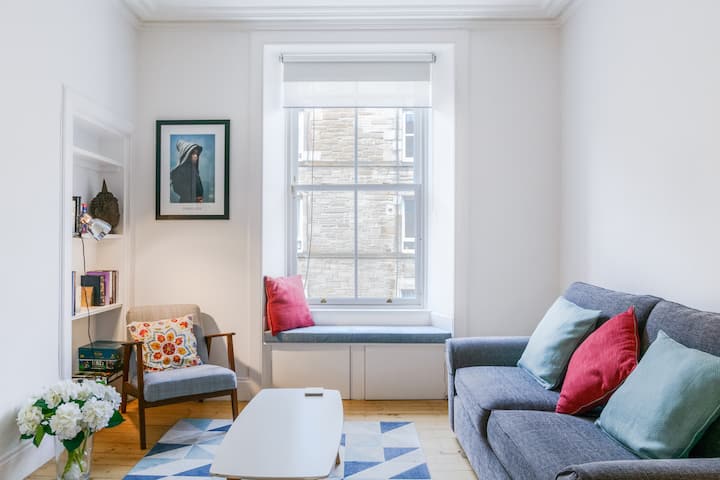 Walk To The City Centre From A Charming Flat - Edinburgh