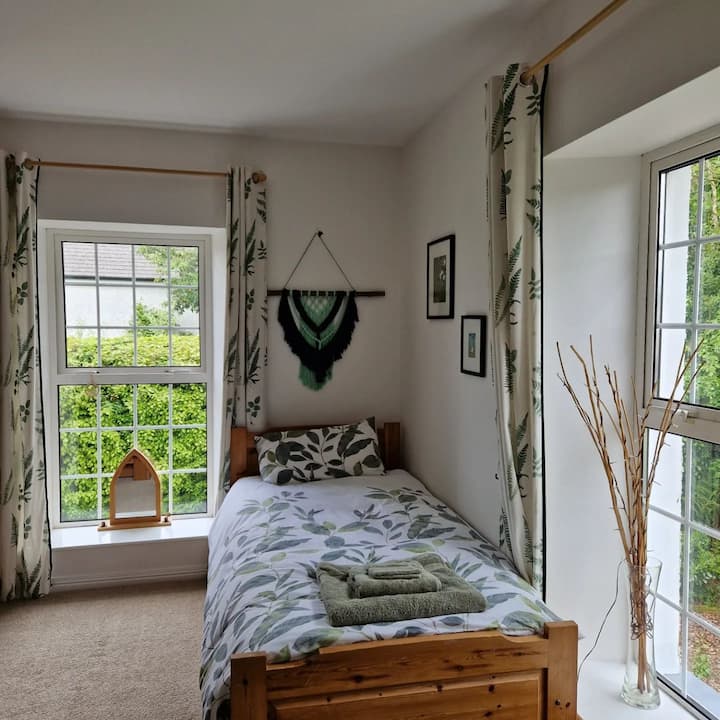 Create Your Own Retreat Airmid House (Nature Room) - Omagh