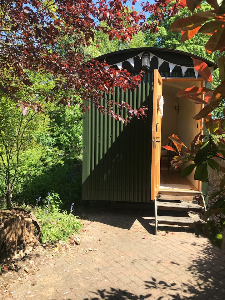 Manor Farm Shepherds Hut - Southwell