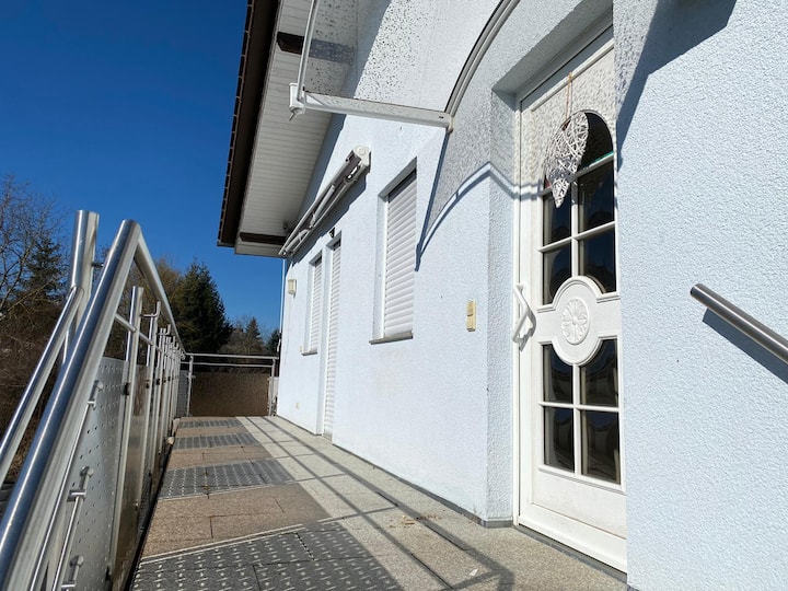 Großzügige, Preiswerte Ferienwohnung Für Monteure - Neuhausen