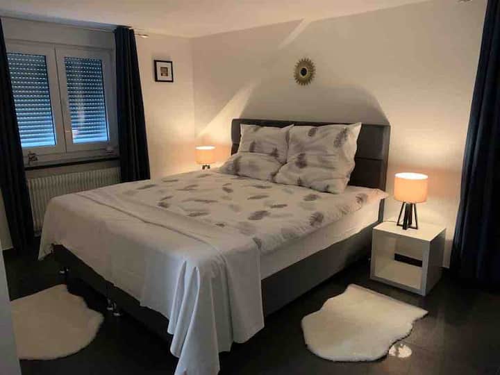 Günstiges Privatzimmer Mit 2 Räumen - Weil am Rhein