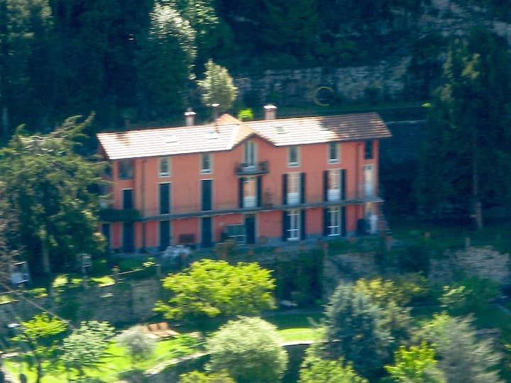 Villa, Garden, Amazing View: Side Jasmin, 5 Beds - Comer See