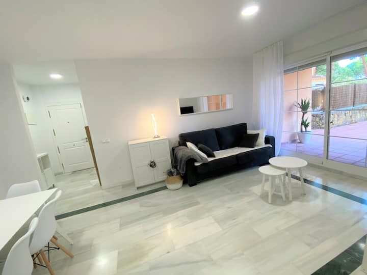 Nuevo Bajo De 2d Con Gran Terraza En Elviria Playa - Marbella