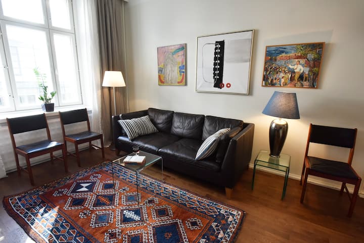 A Roomy Art Nouveau Flat -Next To The Railway Stn - Helsinki