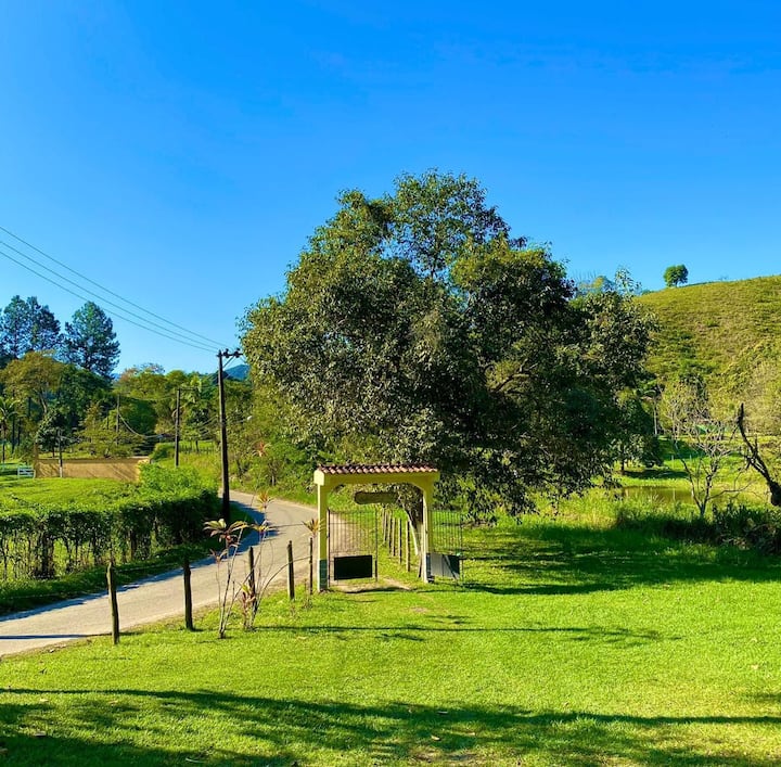 S. Aquárius , Churrasqueira,piscina, Lago, Campo. - Duque de Caxias