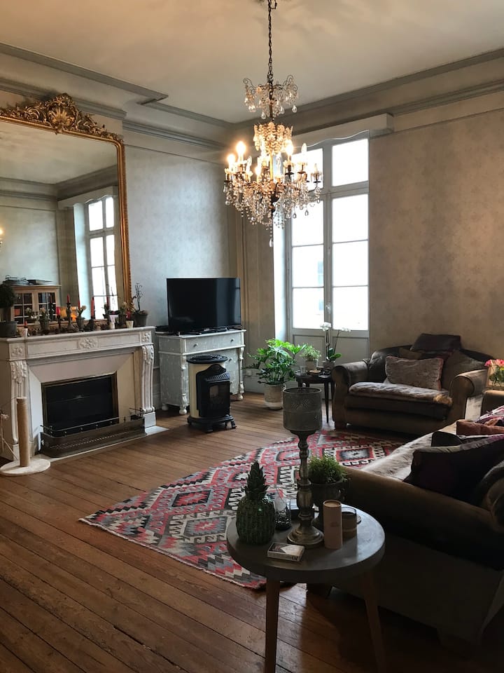 Suite Maire Bâtiment Historique Classé + Piscine - Sainte-Foy-la-Grande