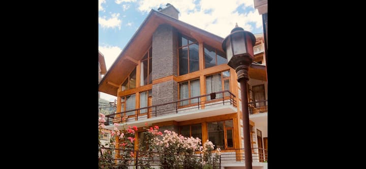 Private Room In A Cozy Manali Townhouse - マナリ