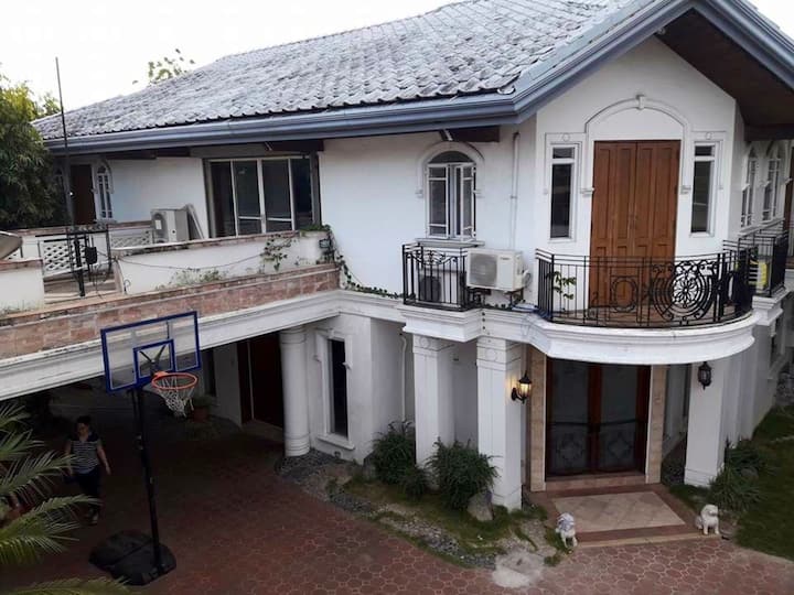 Paranaque Residential House For Rent
吉房出租 - Taguig