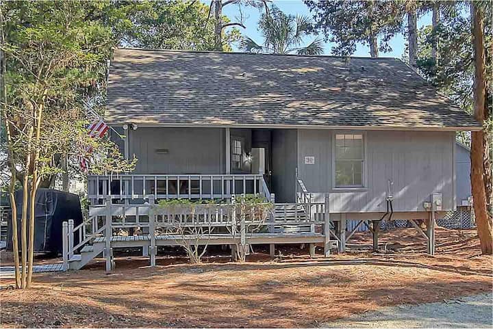 The Blue Grotto - A Cozy Beach Retreat - Edisto Beach, SC