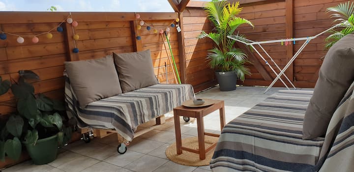 F2 : " À L'ombre Du Goyavier: ( Bas De Villa) - Martinique