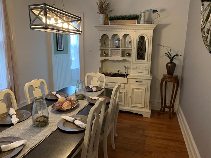 Serenity In The City - 5 Br College Ave By  F & M - Lancaster, PA