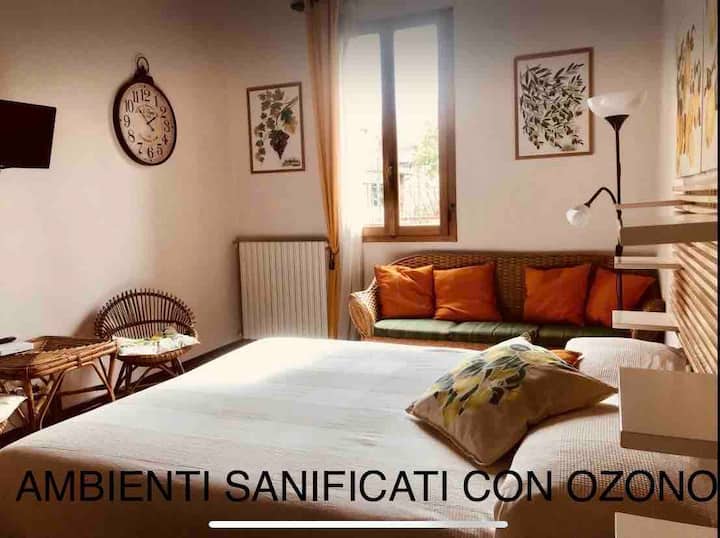 Bright And Quiet In The Heart Of True Florence - Florence