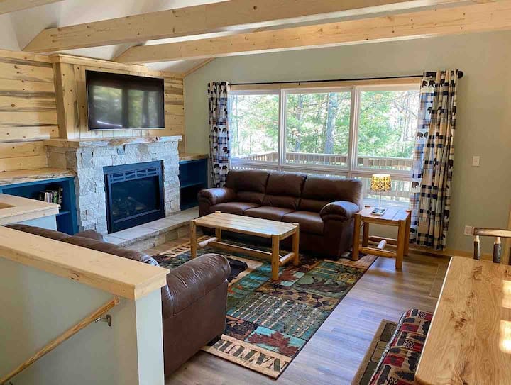 Cozy On The Autrain River! Gas Fireplace, Porch! - Au Train, MI